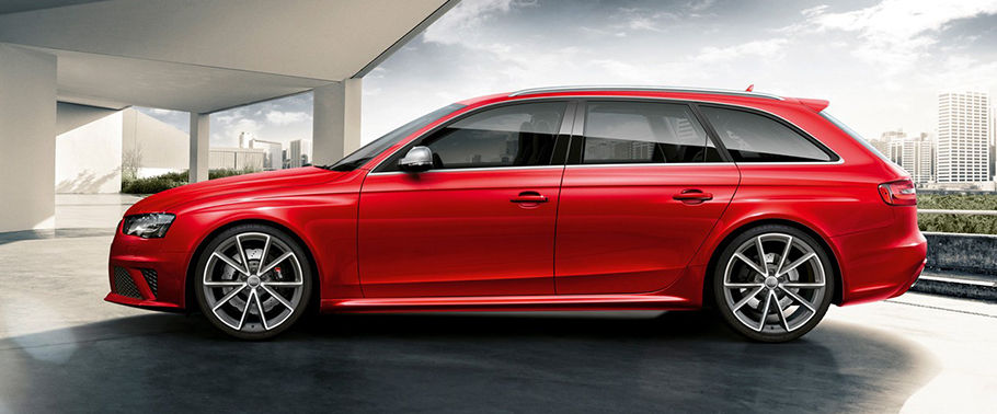 Audi RS4 Avant Images – View All Interior, Exterior & Color Options